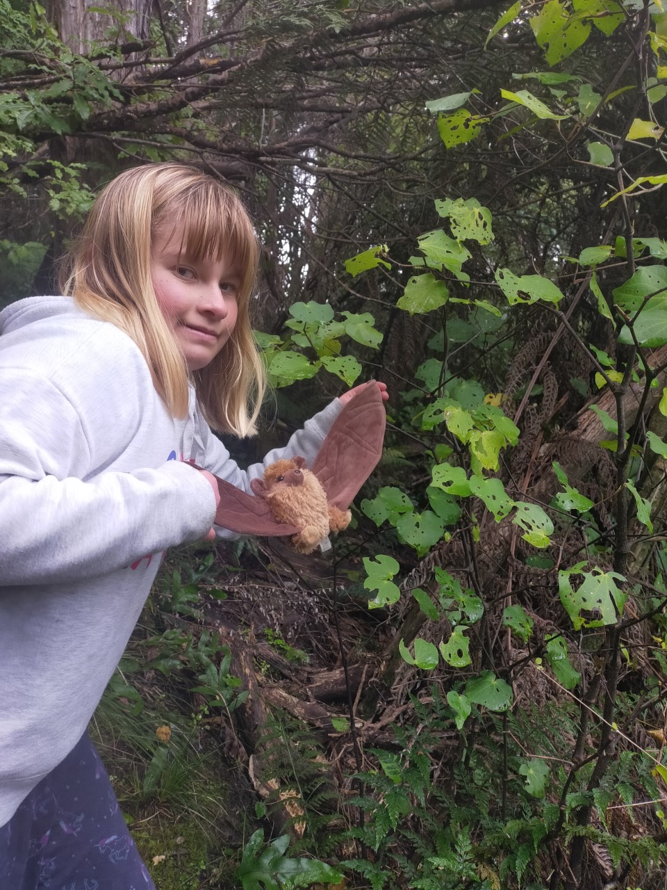 Polly Pekapeka visits Kaahu and Meremere – Kiwi Conservation Club