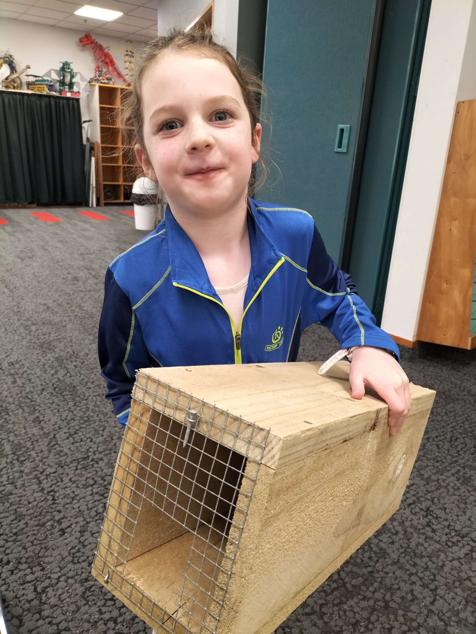 Building rat trap boxes – Kiwi Conservation Club